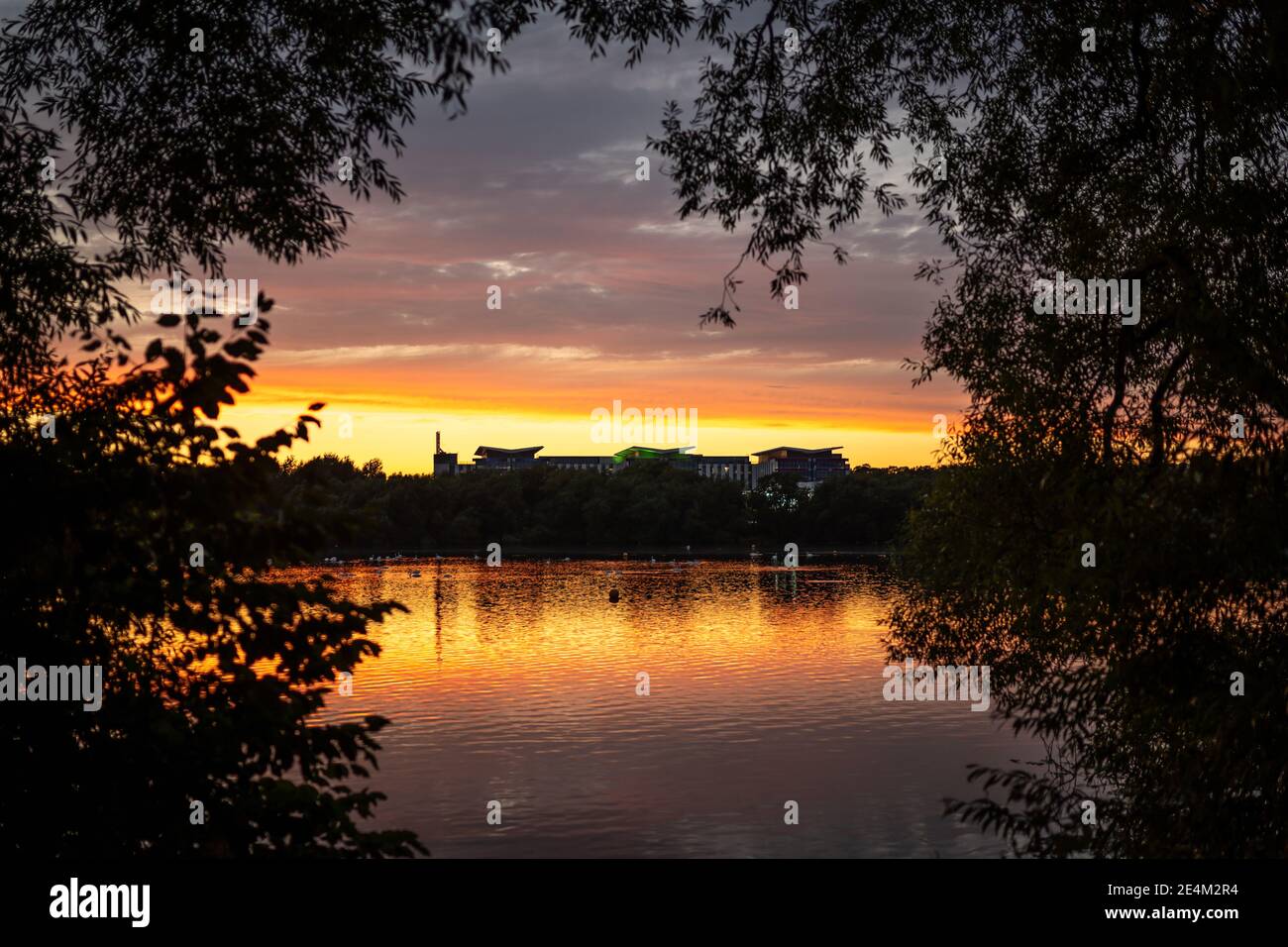 Sunset summer sunrise sky at Kings Mill Reservoir in Mansfield ...