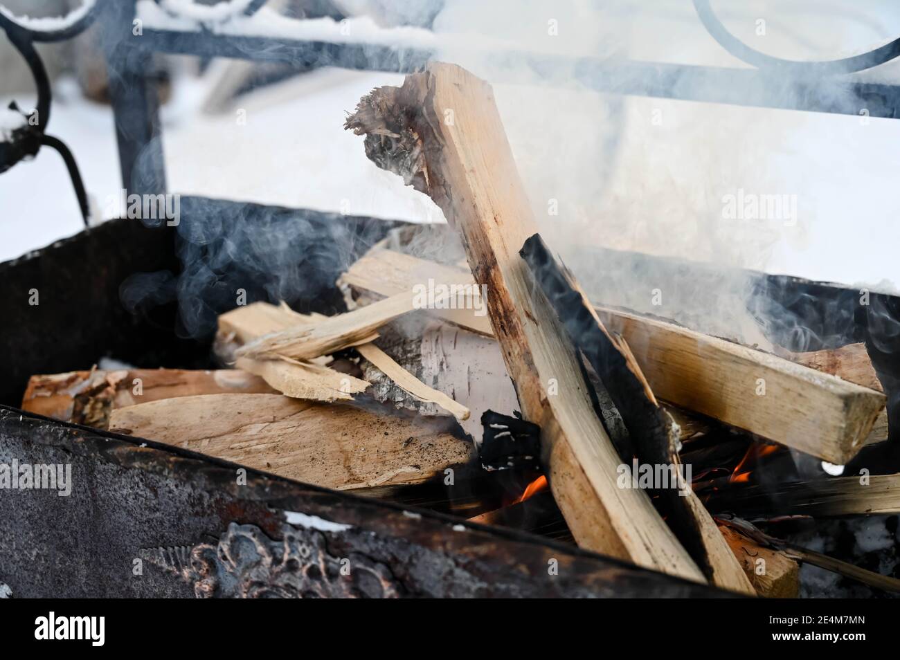 Smoking wood hi-res stock photography and images - Alamy