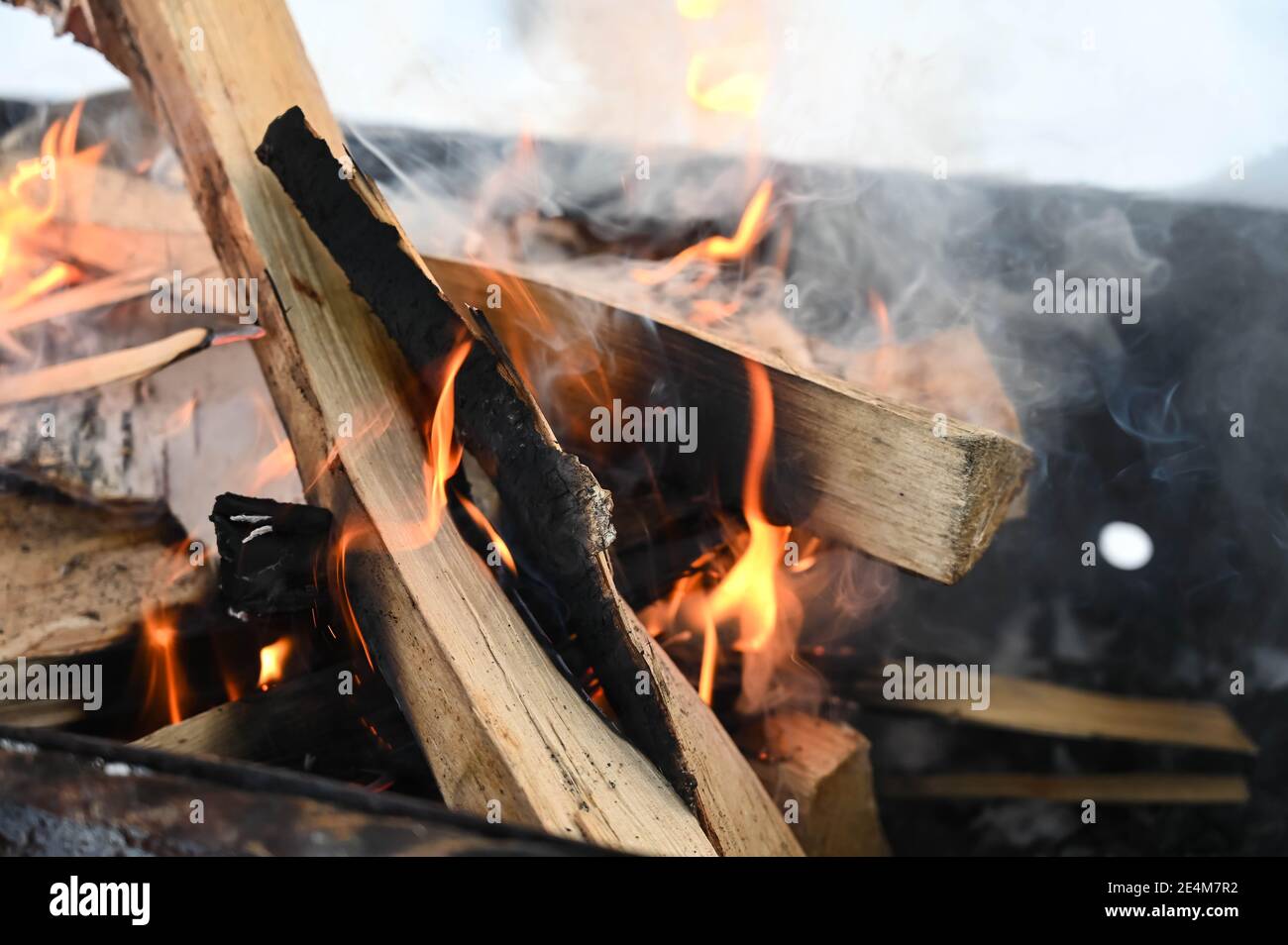 Birch charcoal hi-res stock photography and images - Alamy