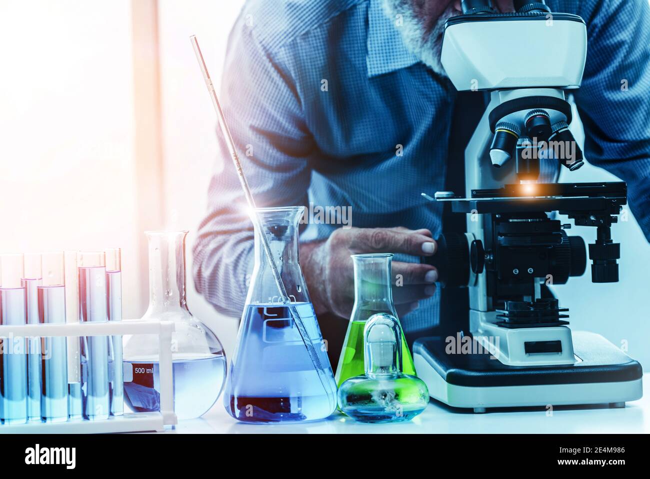 Professor of biochemistry hi-res stock photography and images - Alamy