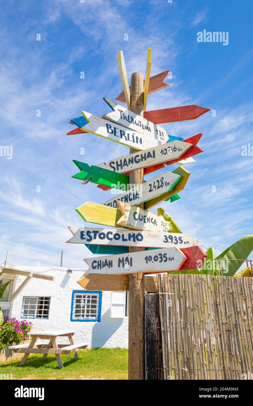 Multidirectional arrows hi-res stock photography and images - Alamy