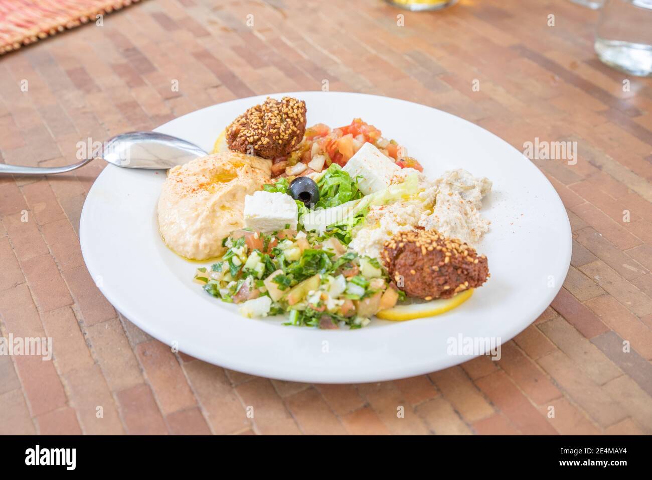Falafel hummus olives hi-res stock photography and images - Alamy