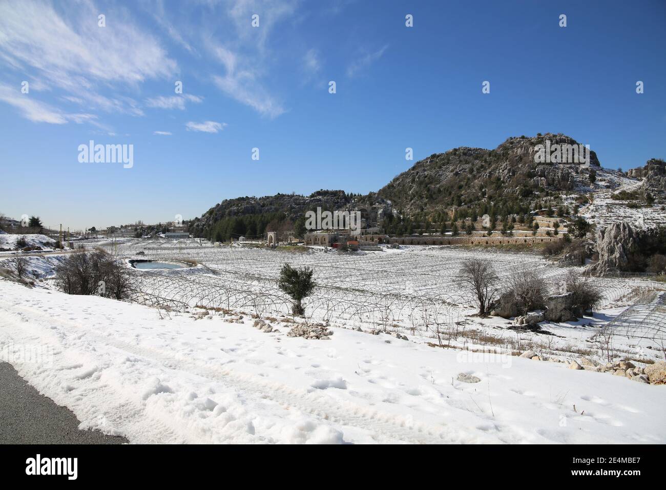 Lebanon mountain village hi-res stock photography and images - Alamy