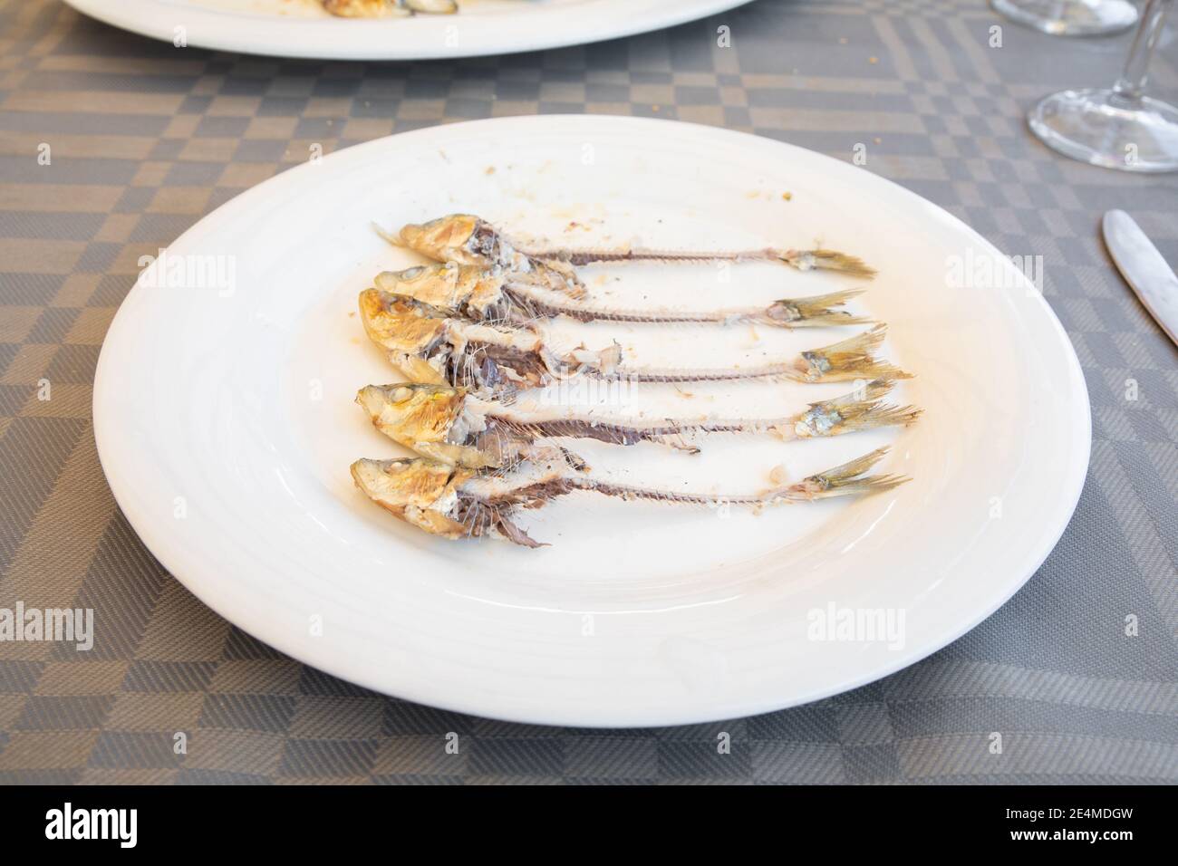 Fishbone bar hi-res stock photography and images - Alamy