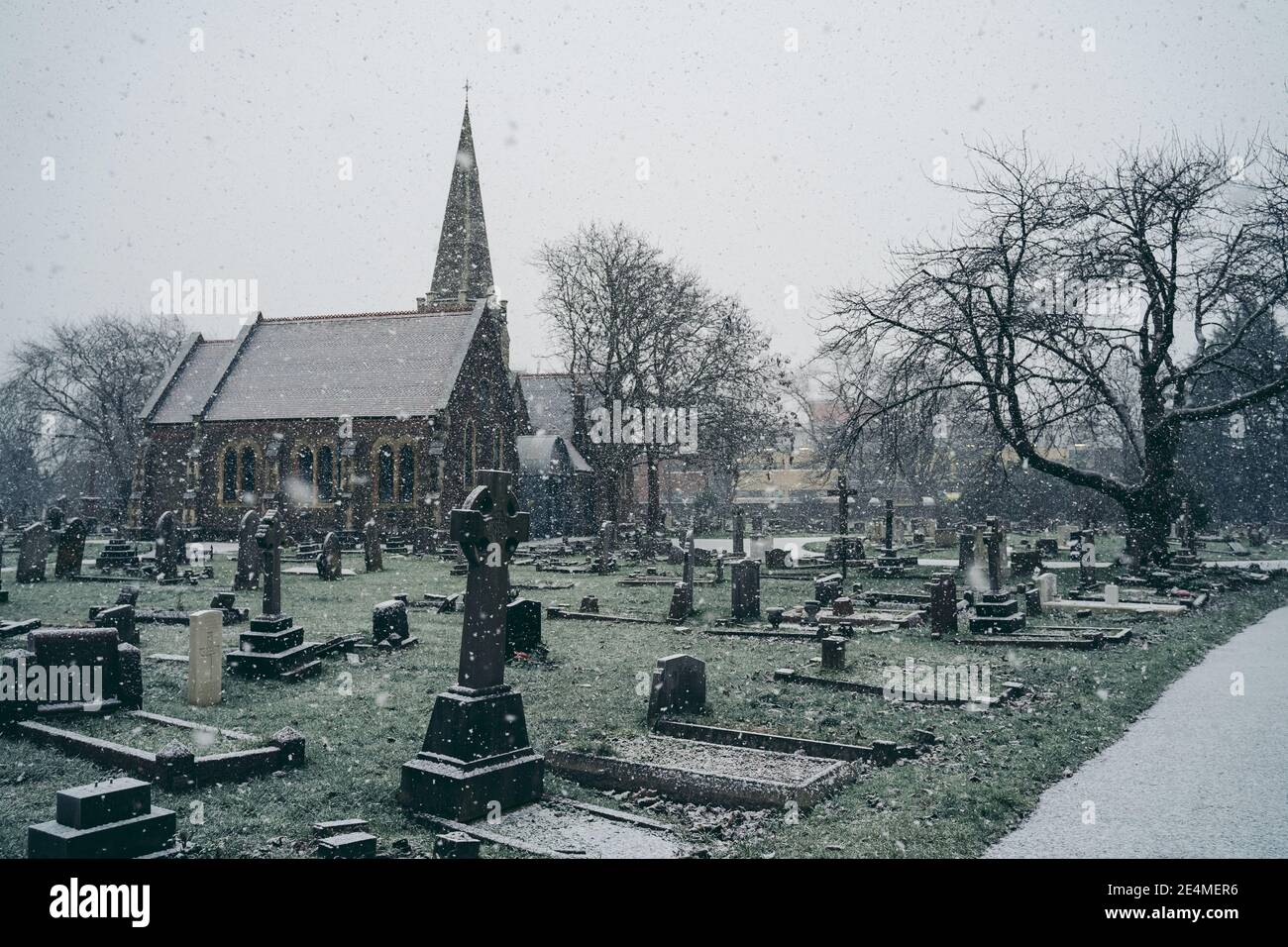 Isleworth Cemetery High Resolution Stock Photography and Images - Alamy