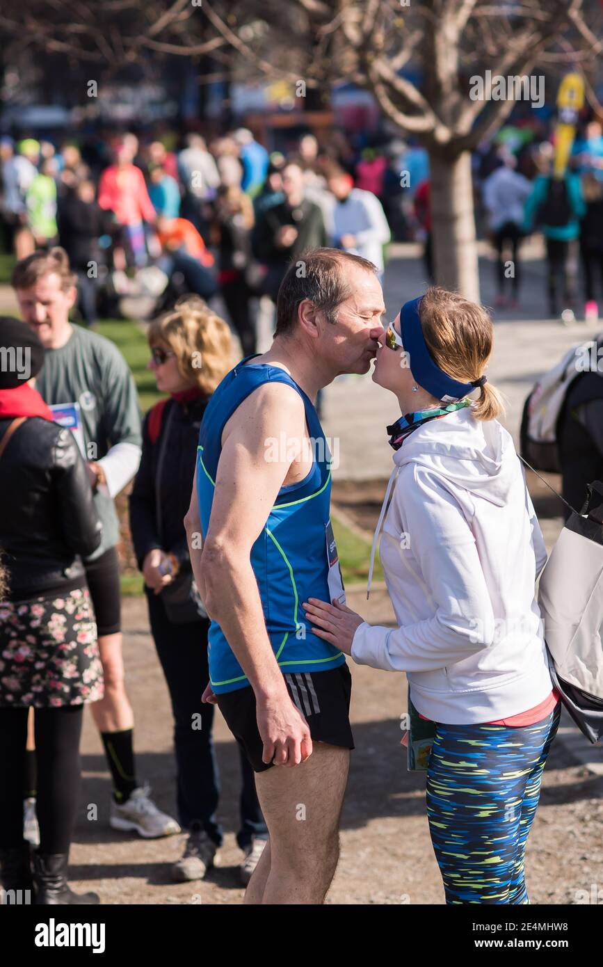 Couple kissing exercise hi-res stock photography and images - Alamy