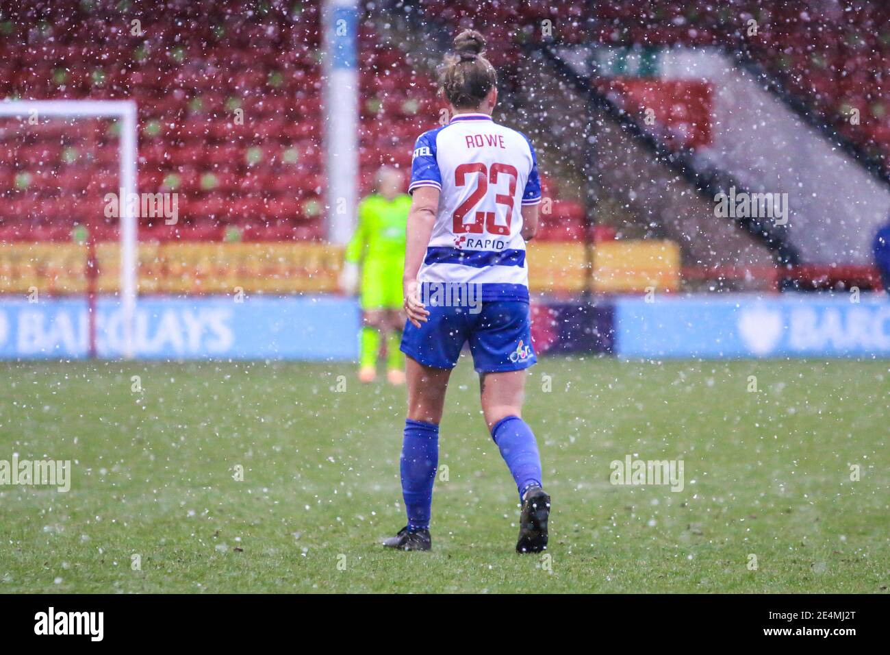 Rachel rowe reading goal hi-res stock photography and images - Alamy