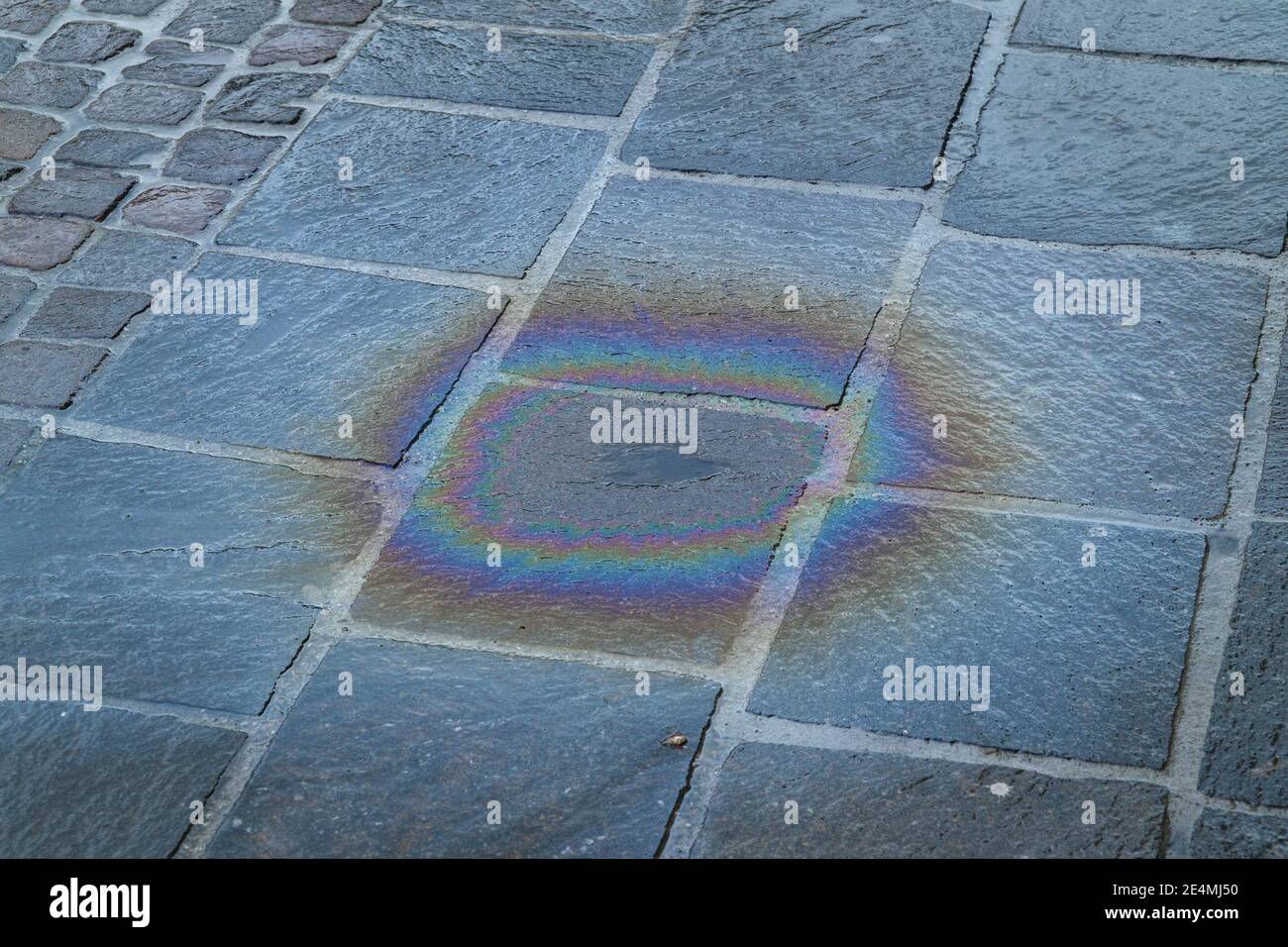 Rainbow effect oil spill hi-res stock photography and images - Alamy