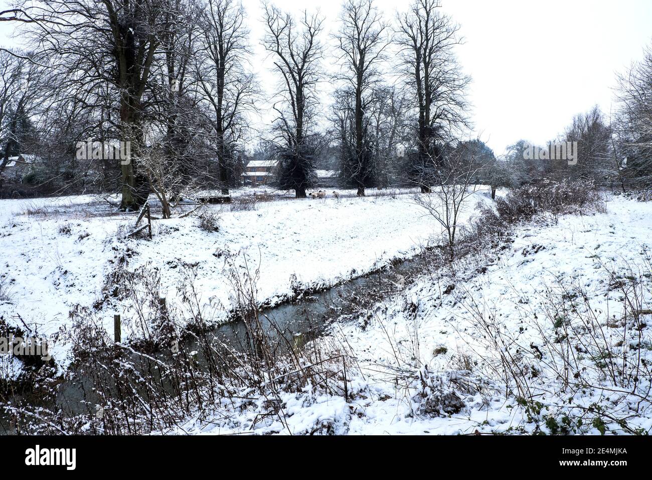 Bugbrooke village hi-res stock photography and images - Alamy