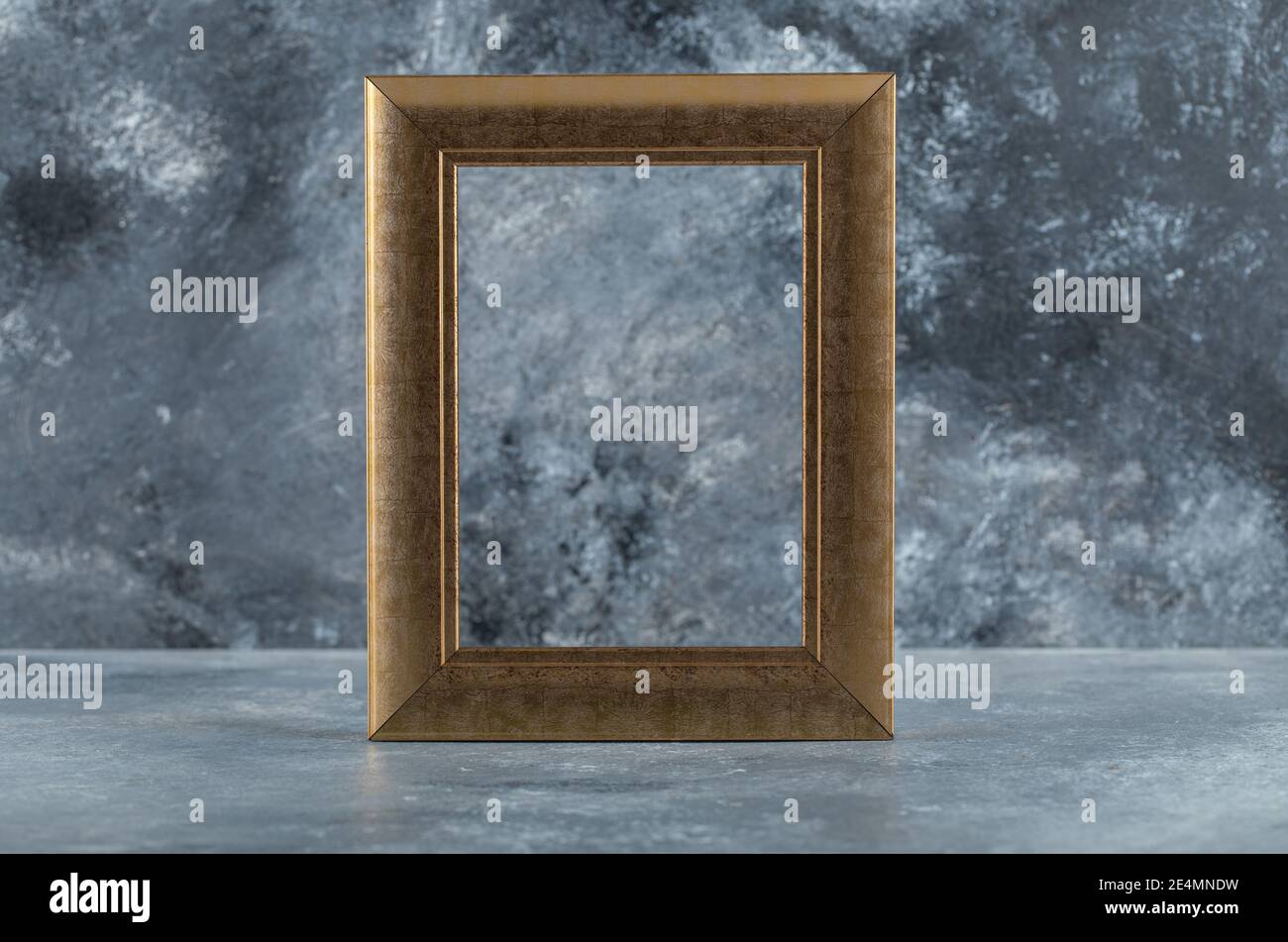 Empty golden picture frame hi-res stock photography and images - Alamy