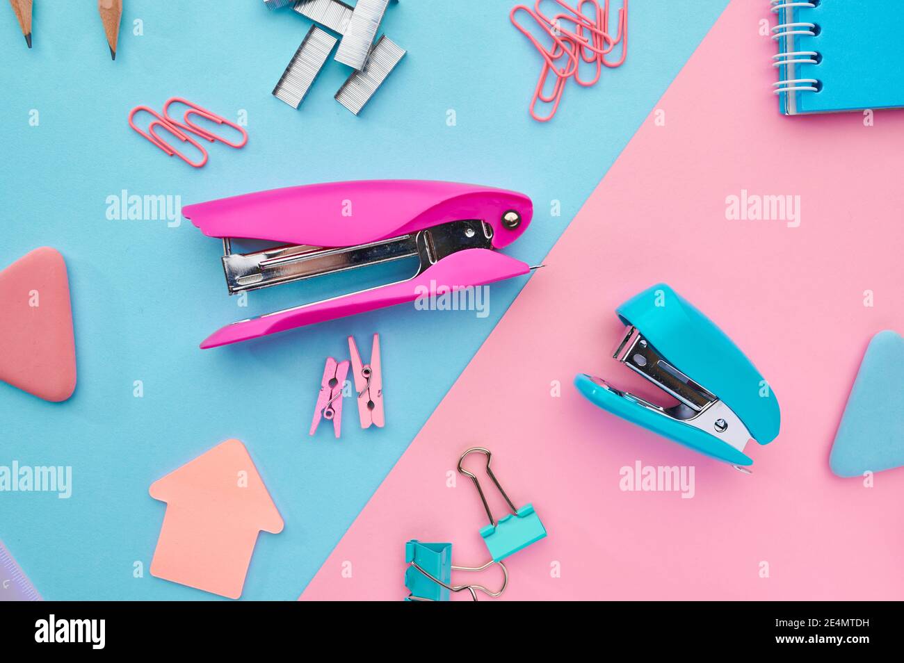 Clips and brush hi-res stock photography and images - Alamy