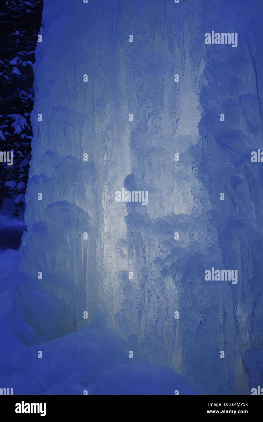 Many large sharp icicles hi-res stock photography and images - Alamy