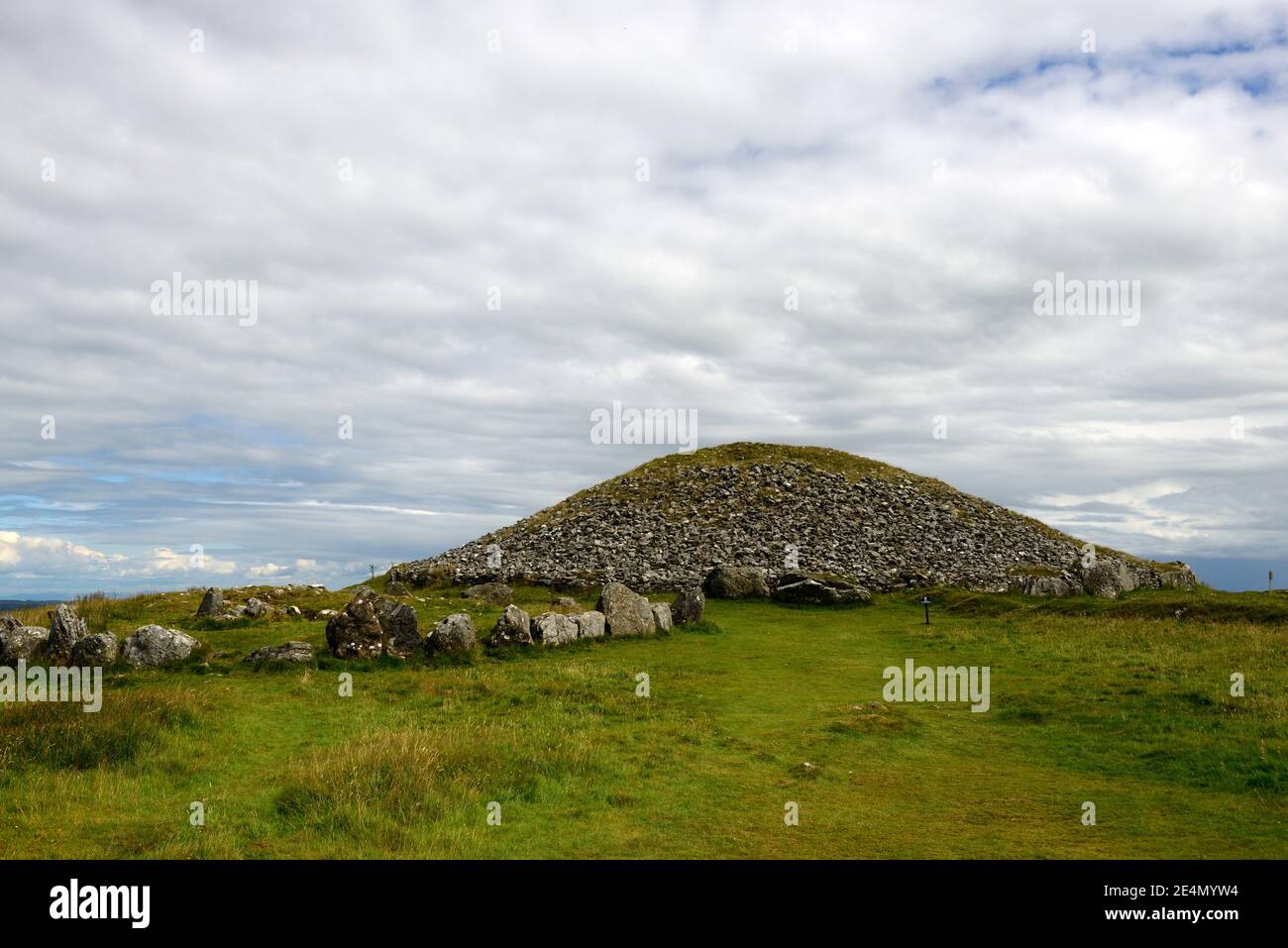 Cairn grave hi-res stock photography and images - Alamy