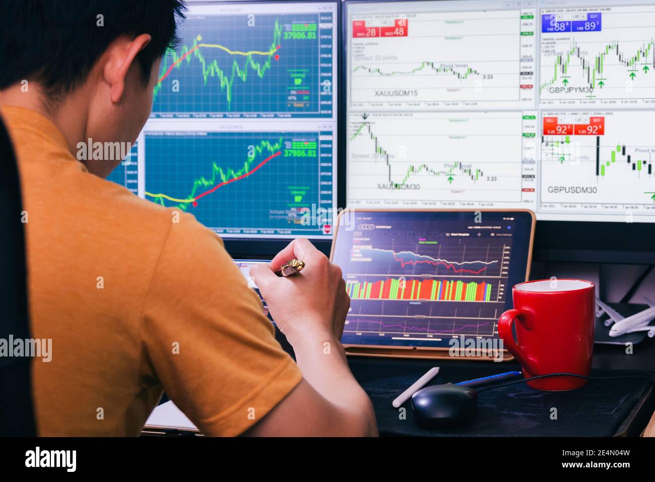 Trend analysis hi-res stock photography and images - Alamy