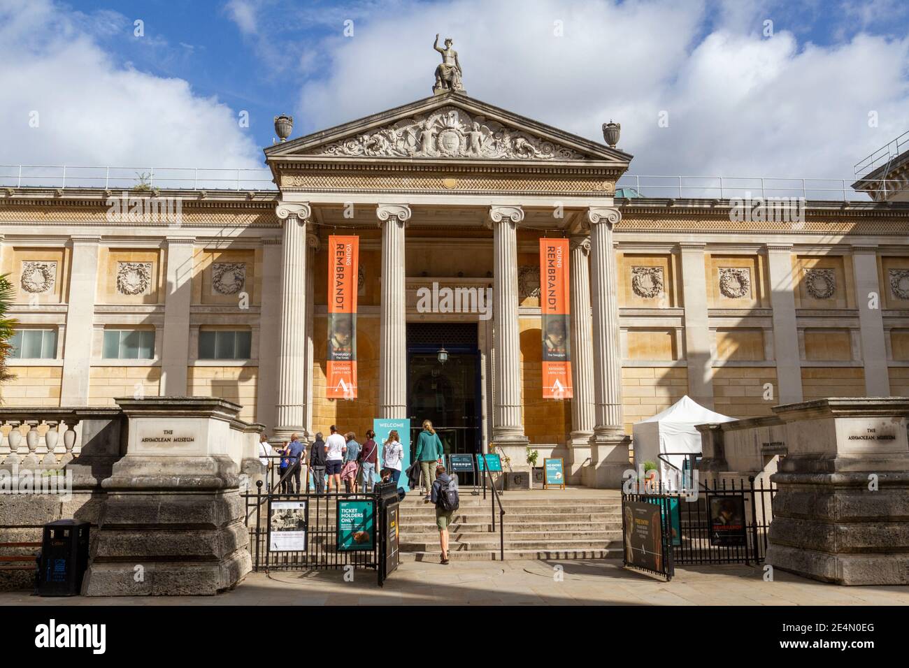 Exterior view of the Ashmolean Museum (Ashmolean Museum of Art and ...