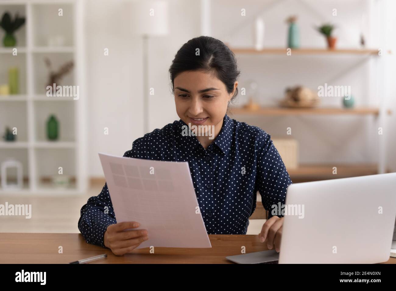 Hindu desk hi-res stock photography and images - Alamy