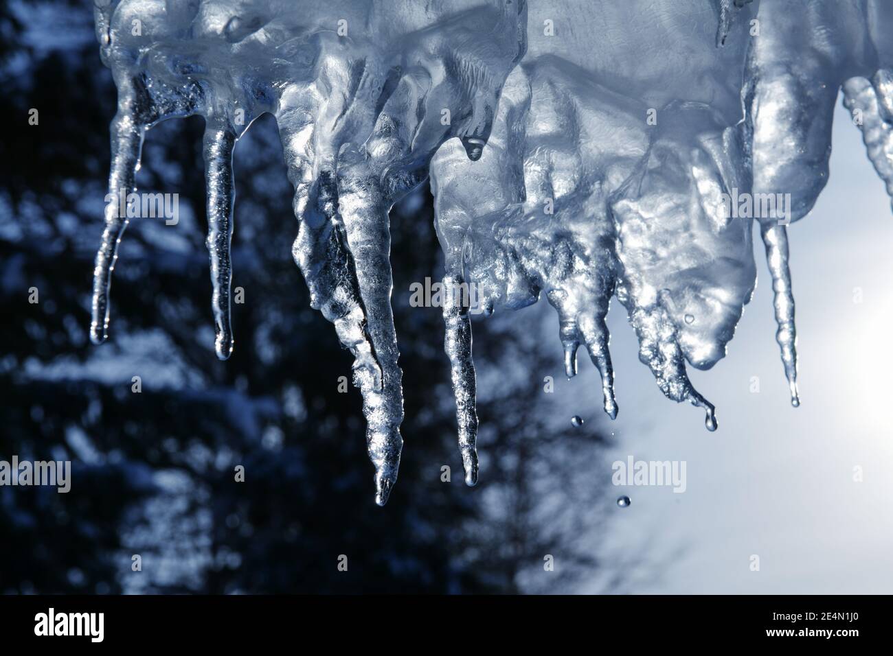 Many large sharp icicles hi-res stock photography and images - Alamy