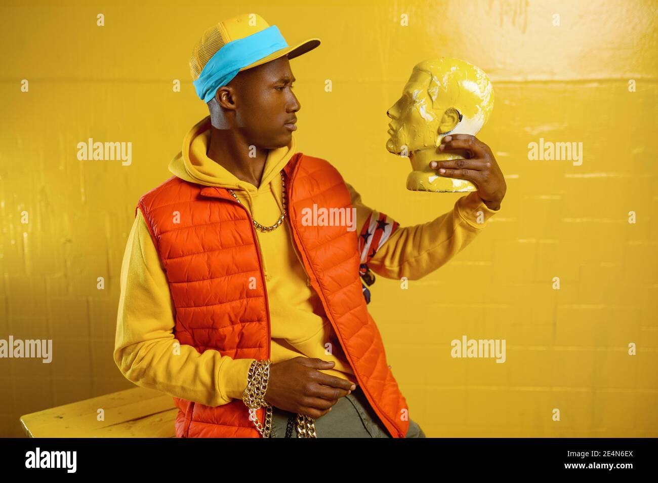 Yellow rapper hi-res stock photography and images - Alamy