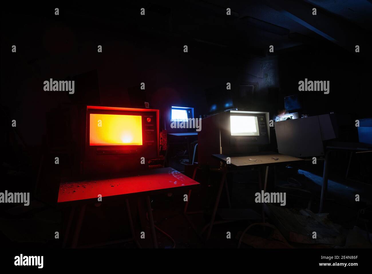 Broken network automation hi-res stock photography and images - Alamy