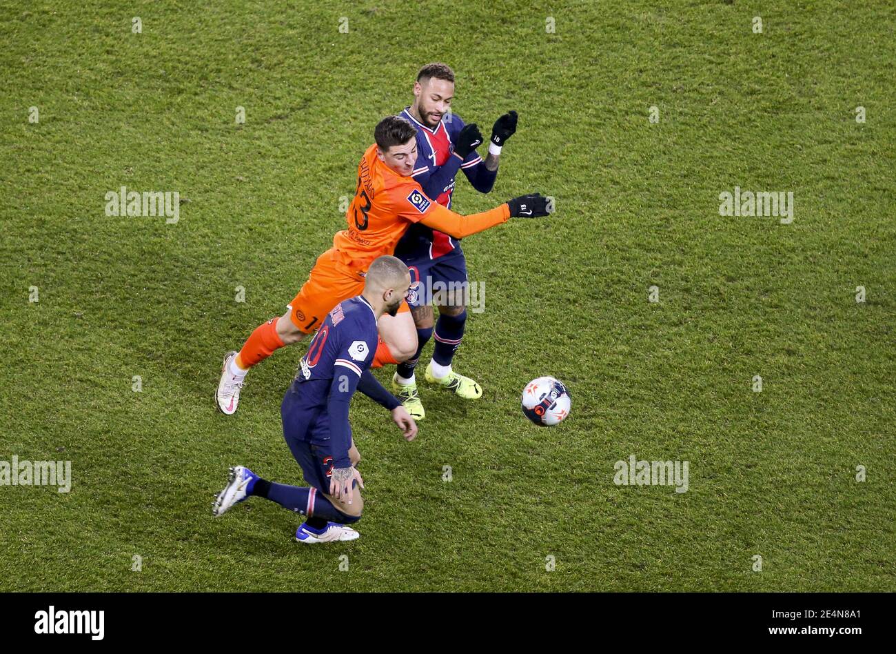 Joris Chotard of Montpellier between Neymar Jr and Layvin Kurzawa of ...