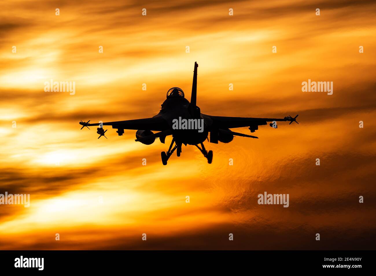 Fighter jet sunset hi-res stock photography and images - Alamy