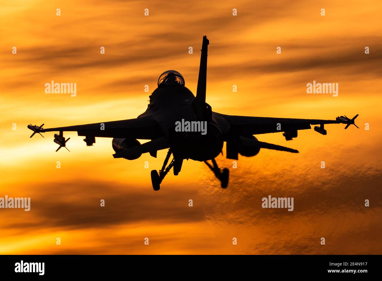 Fighter jet sunset hi-res stock photography and images - Alamy