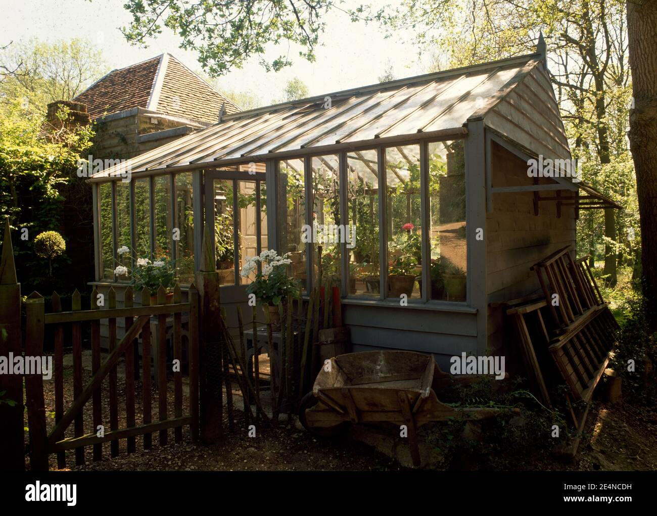 Wooden greenhouse hi-res stock photography and images - Alamy