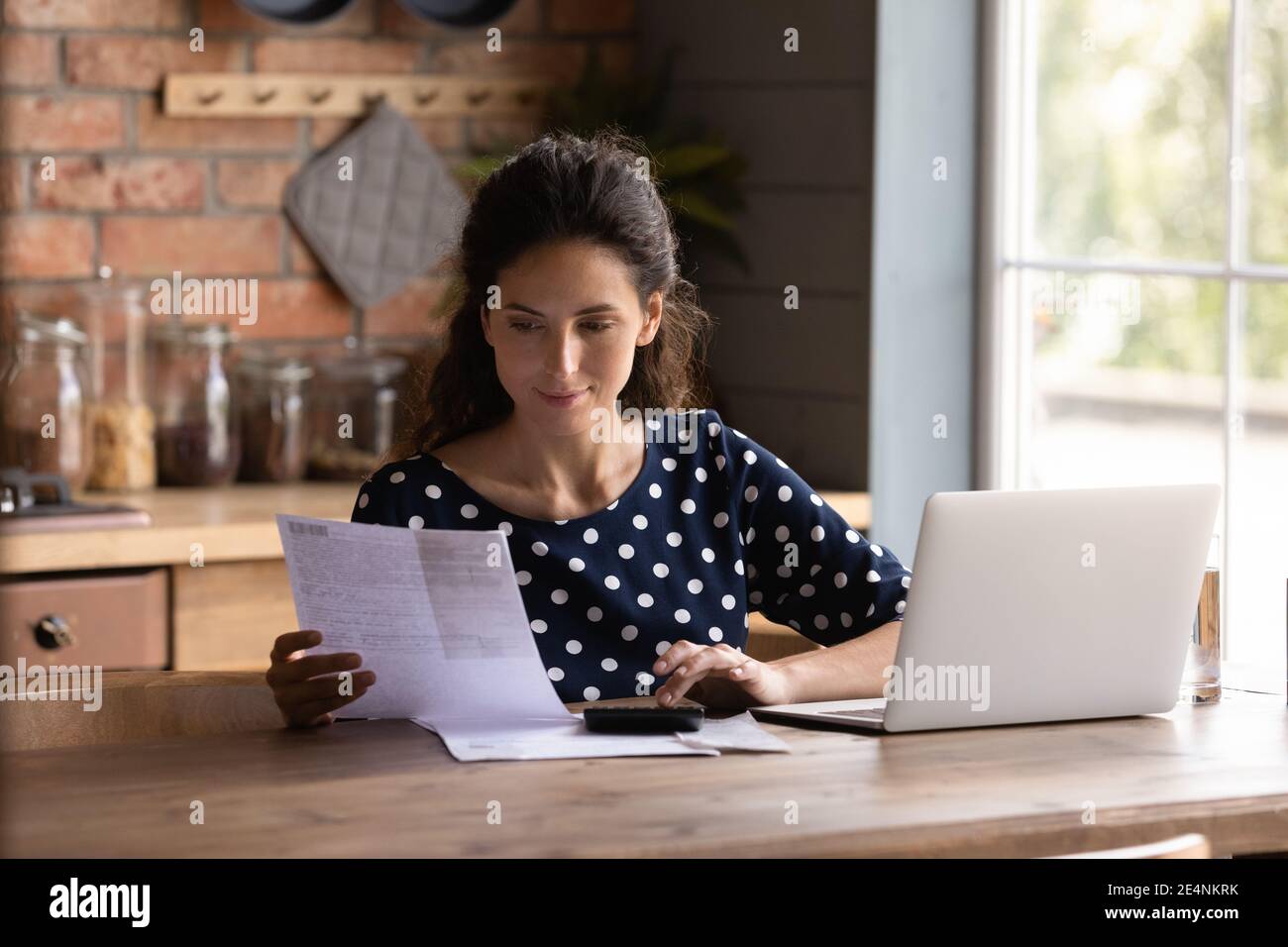 Computer invoice hi-res stock photography and images - Alamy