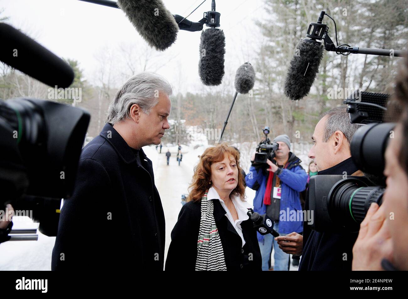 Actors Tim Robbins and wife Susan Sarandon arrive at a house party ...