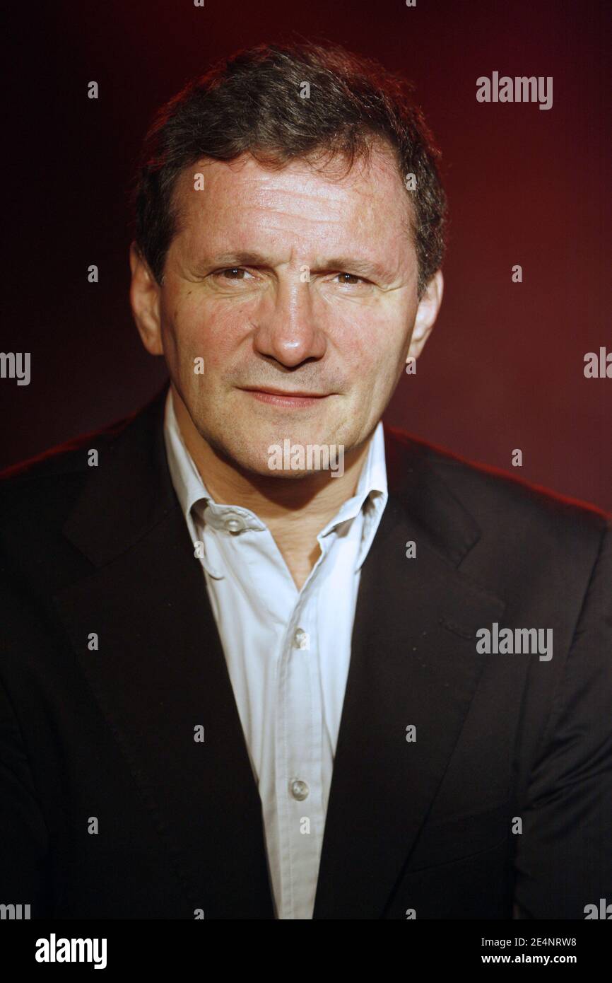 EXCLUSIVE - Actor Patrick Adler playing his show Patrick Adler, Brise ...