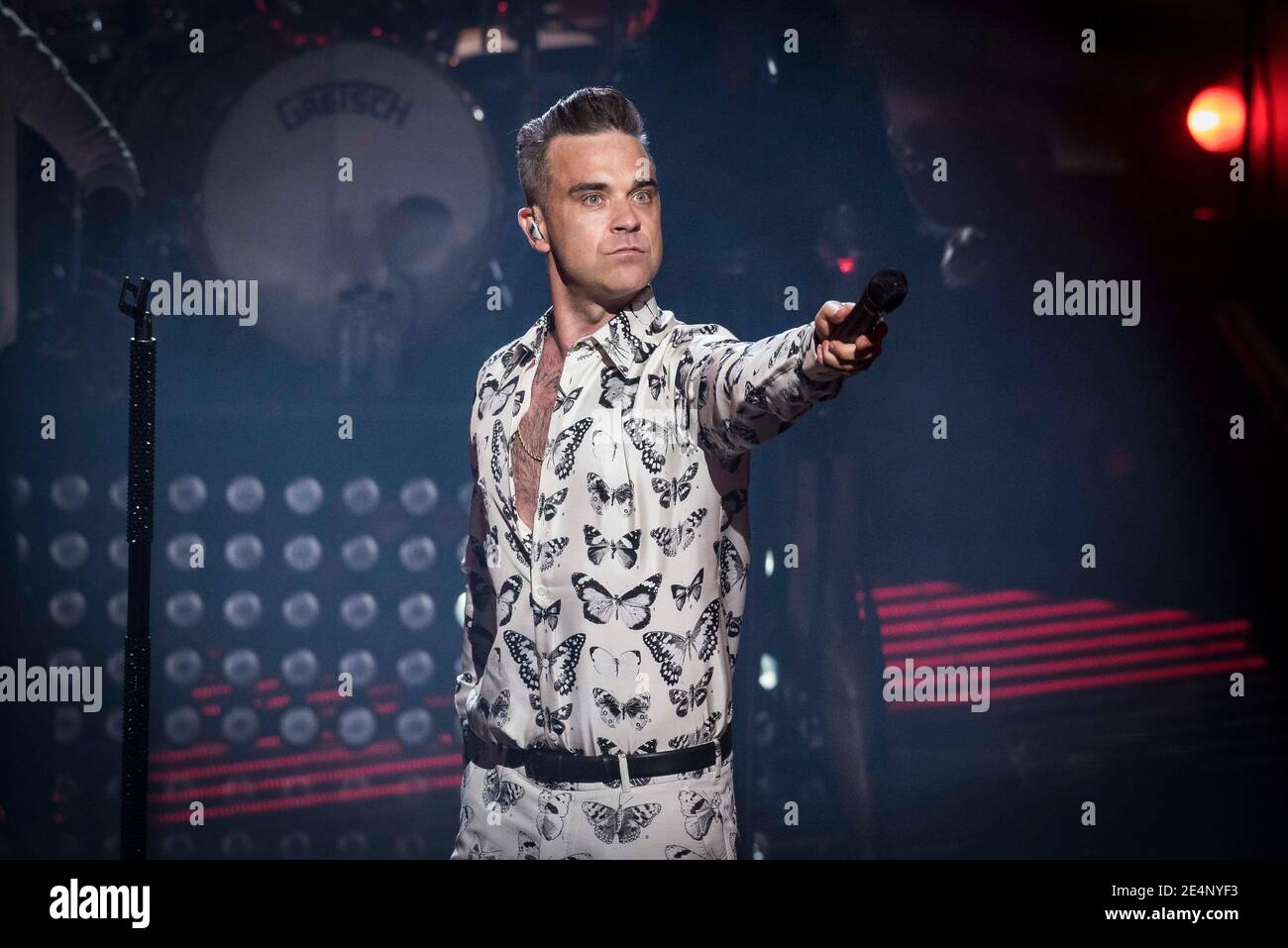 Robbie williams angels hi-res stock photography and images - Alamy
