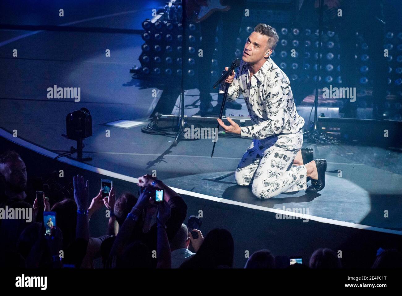 Songwriter guy chambers hi-res stock photography and images - Alamy