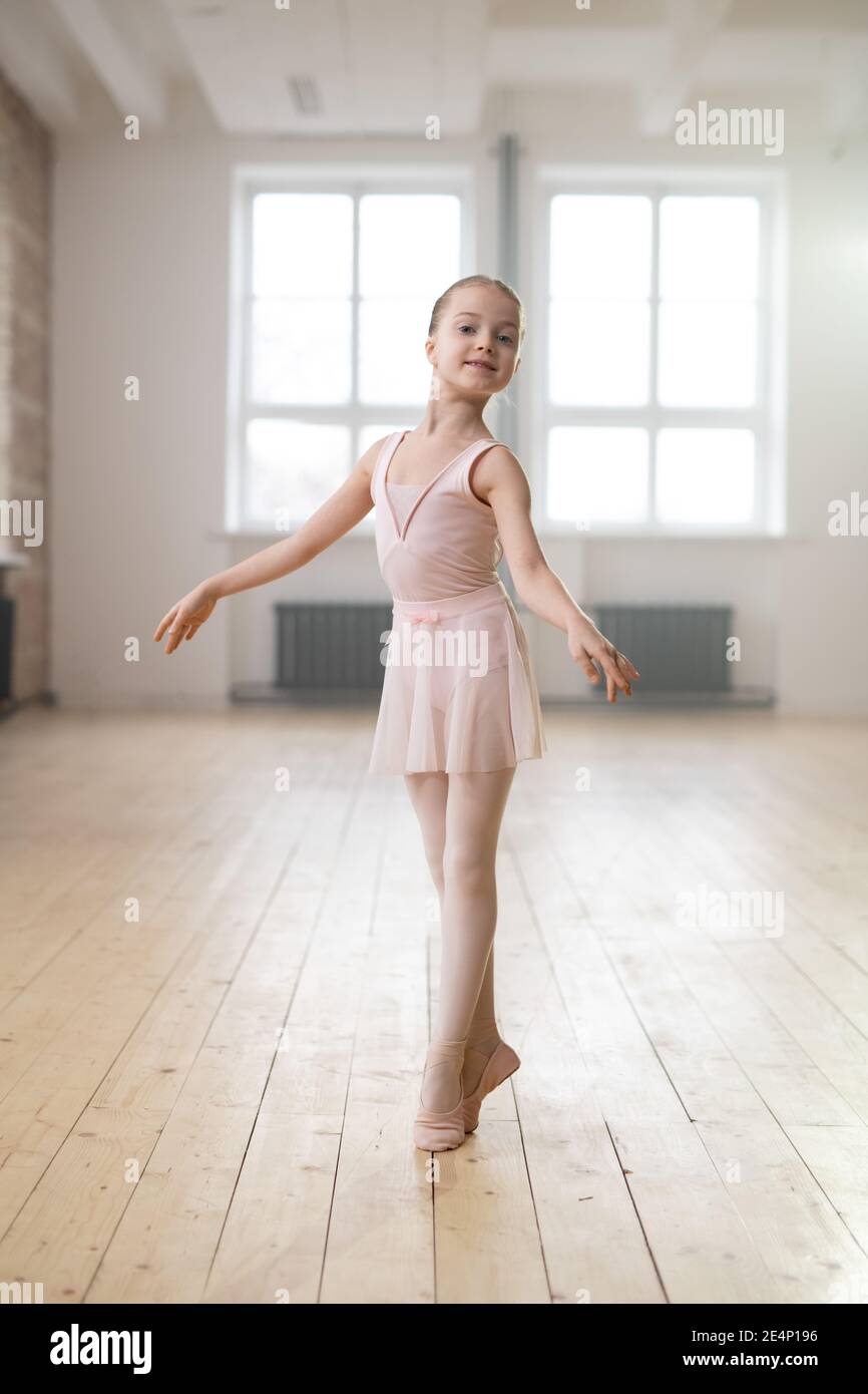 Pink leotard hi-res stock photography and images - Alamy