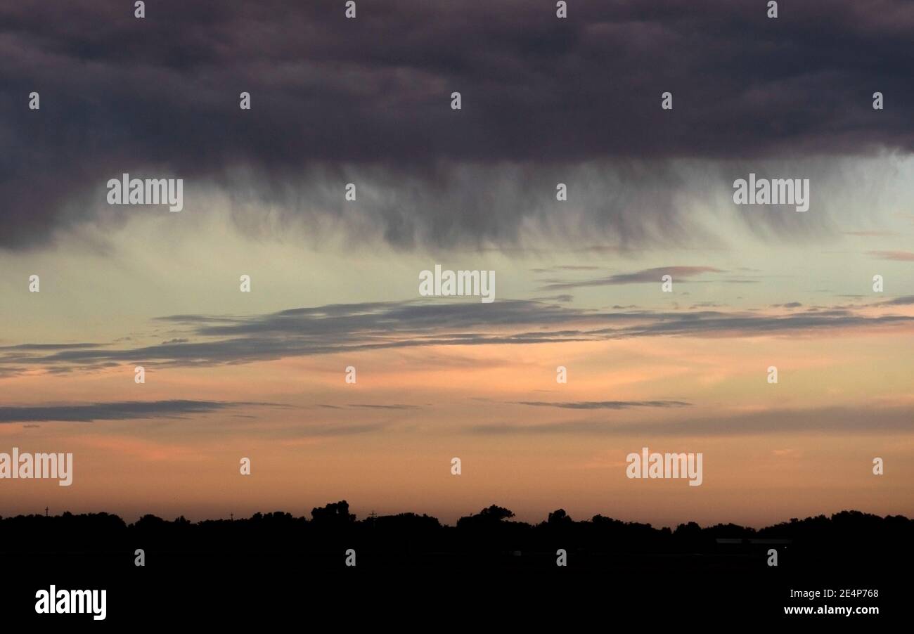 Blue predominating hi-res stock photography and images - Alamy