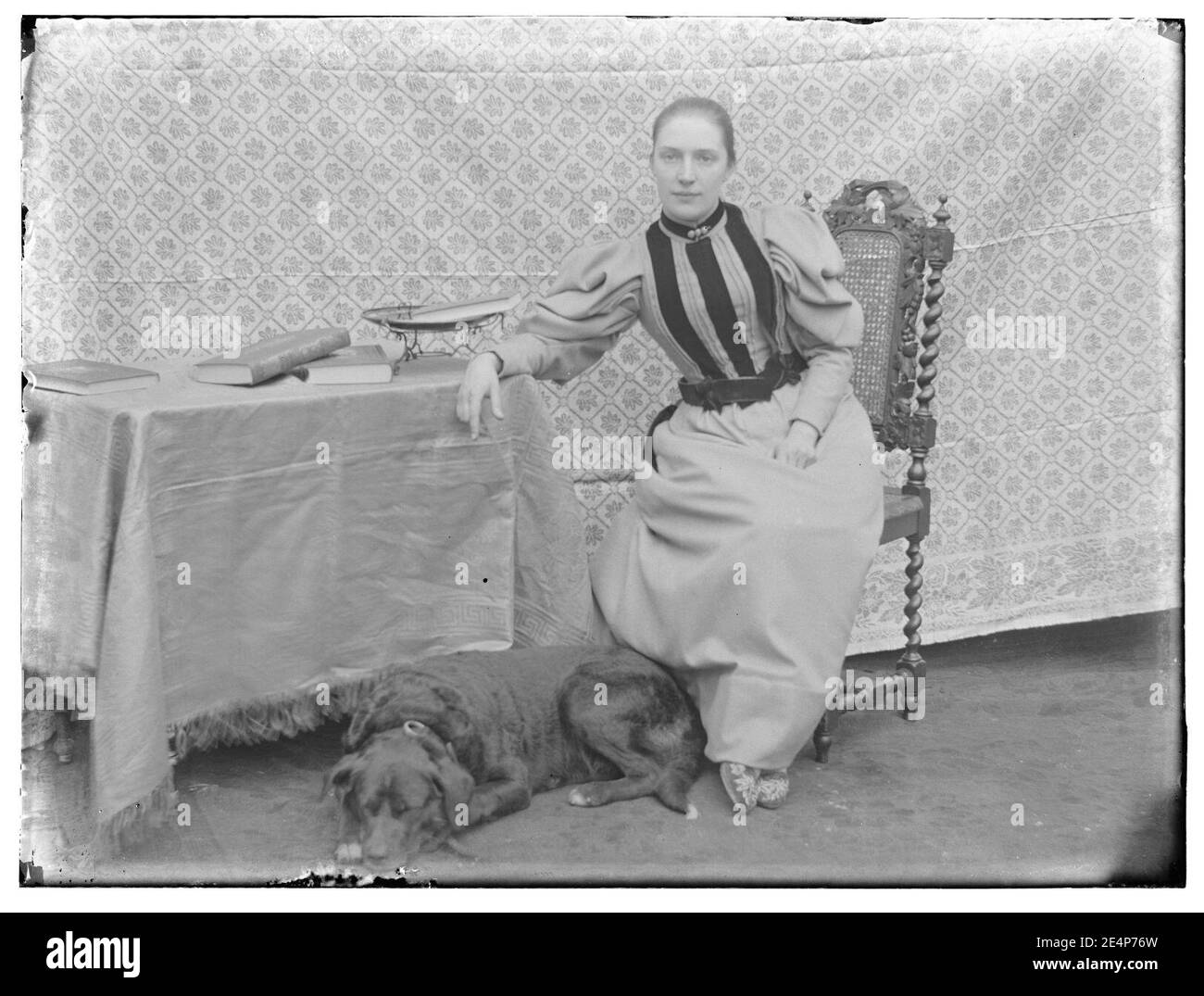 Mejuffrouw van der Kuijlen Elles (1835-1909) (midden) Elles (1835-1909 ...