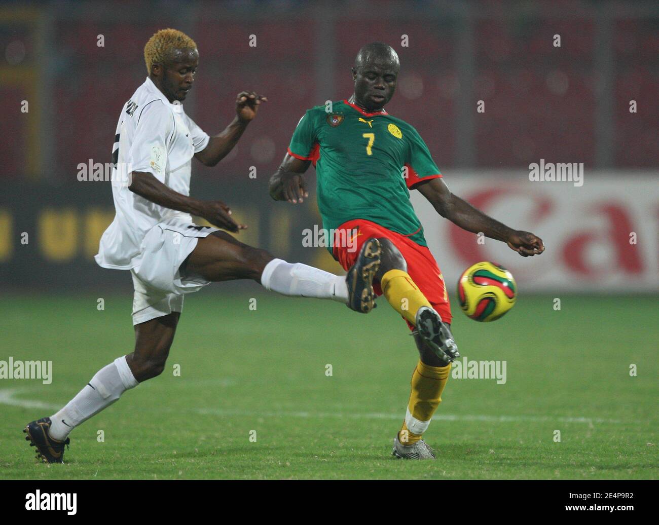 Cameroun football team hi-res stock photography and images - Alamy