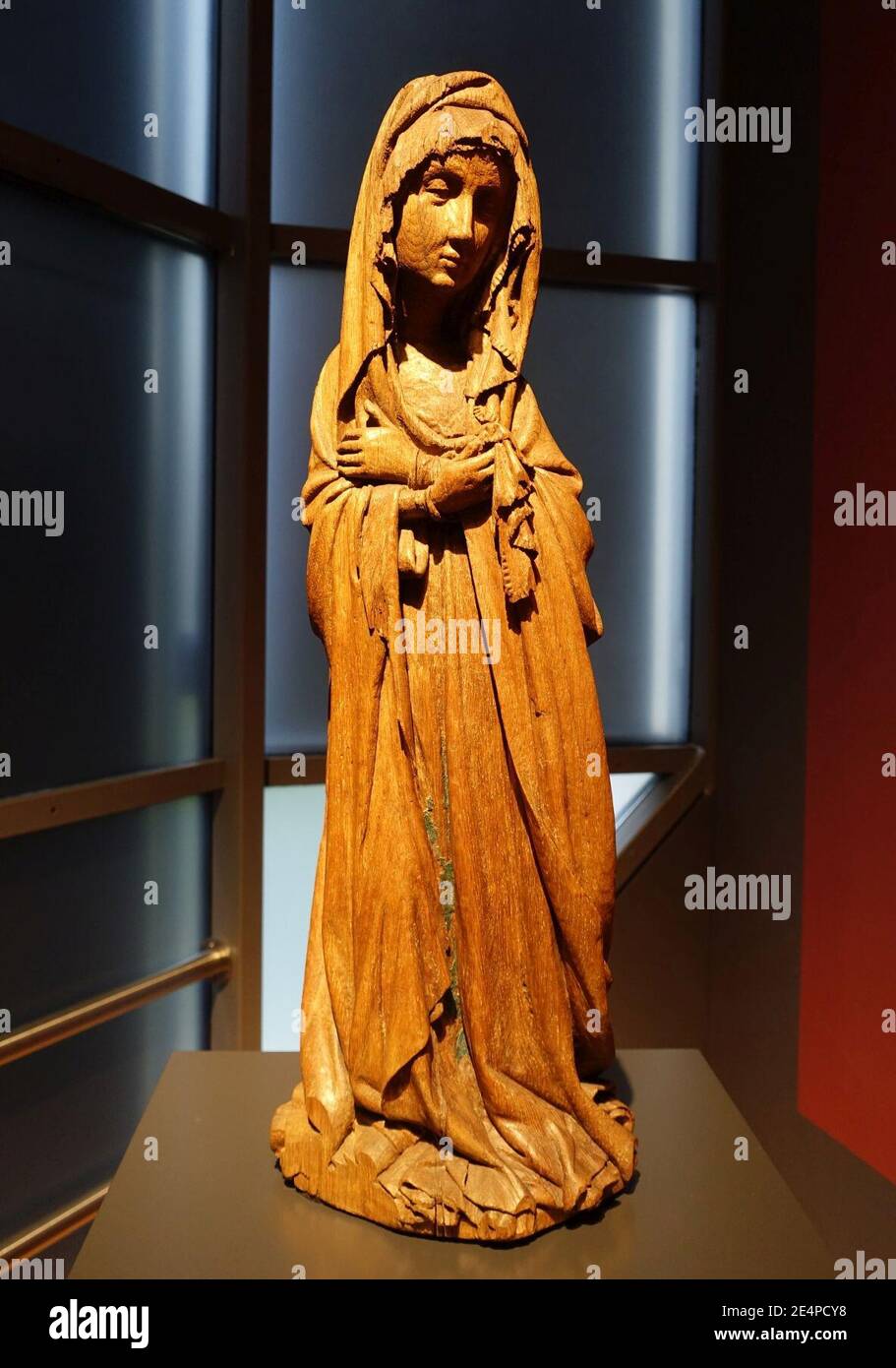 Mary grieving hi-res stock photography and images - Alamy