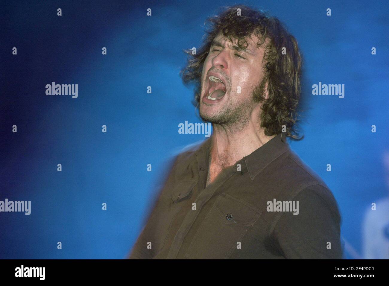 Singer Jon McClure from the british band Reverend And The Makers ...
