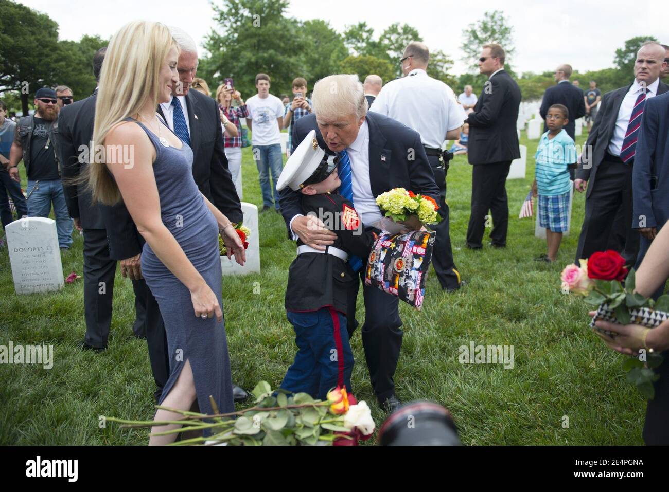 Memorial Day Weekend 2017 - President Donald J. Trump Visits Section 60 ...