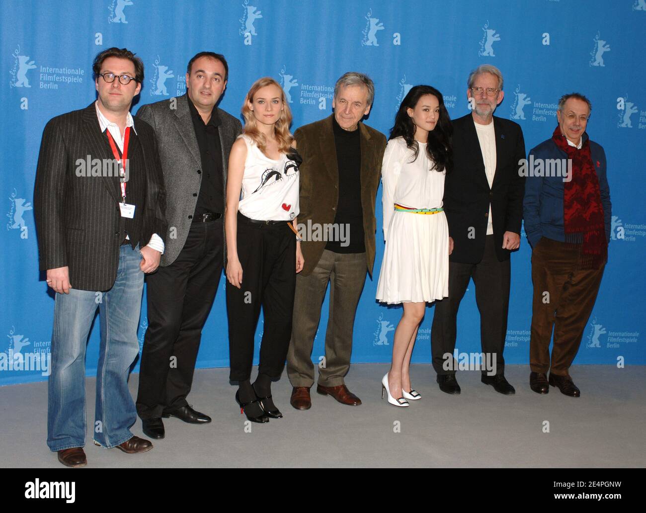 Groupe de production de festival hi-res stock photography and images ...