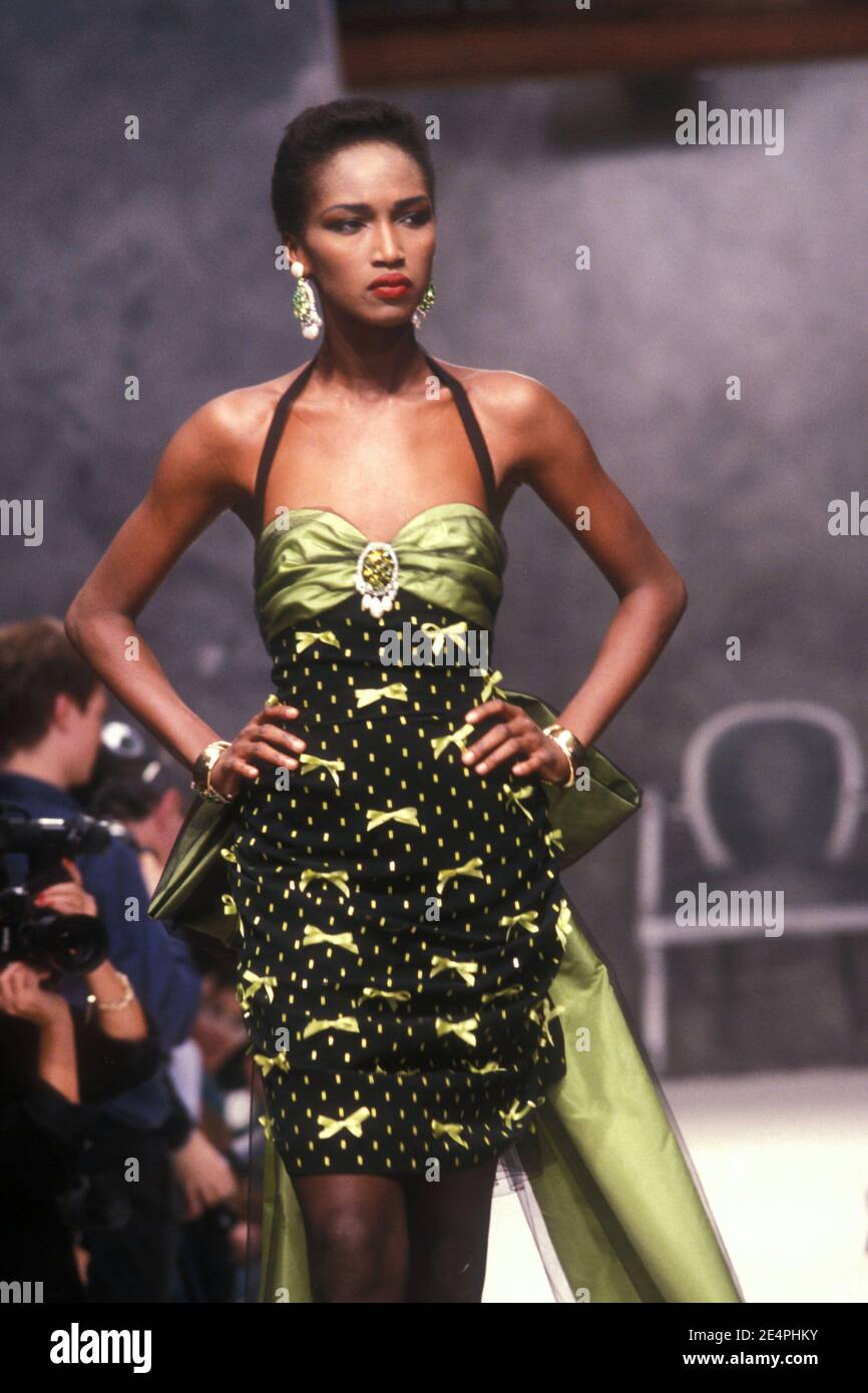 Guinean model Katoucha displays a creation by Dior at his Summer 1987 ...