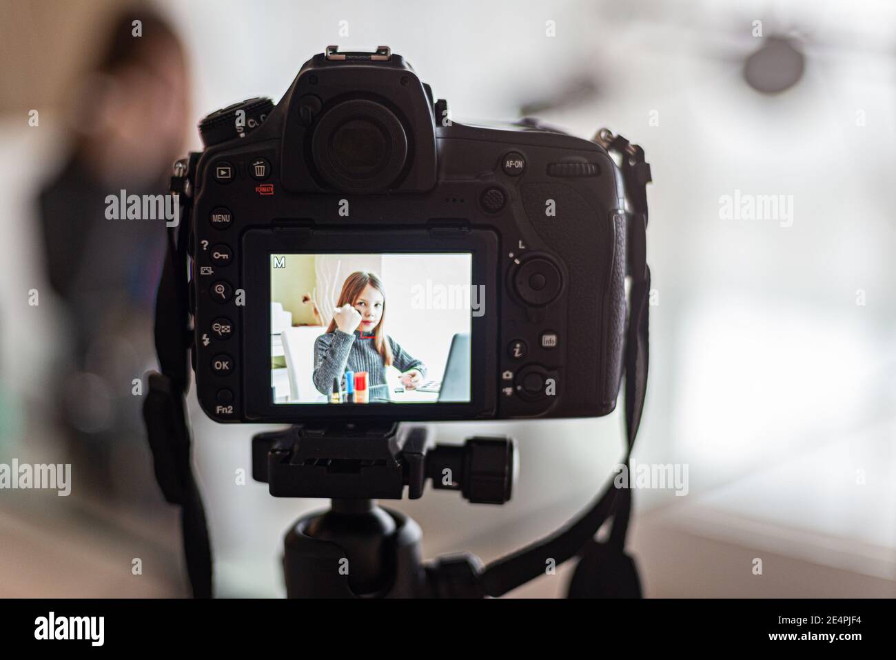 Beautiful vlogger records cosmetics hi-res stock photography and images ...