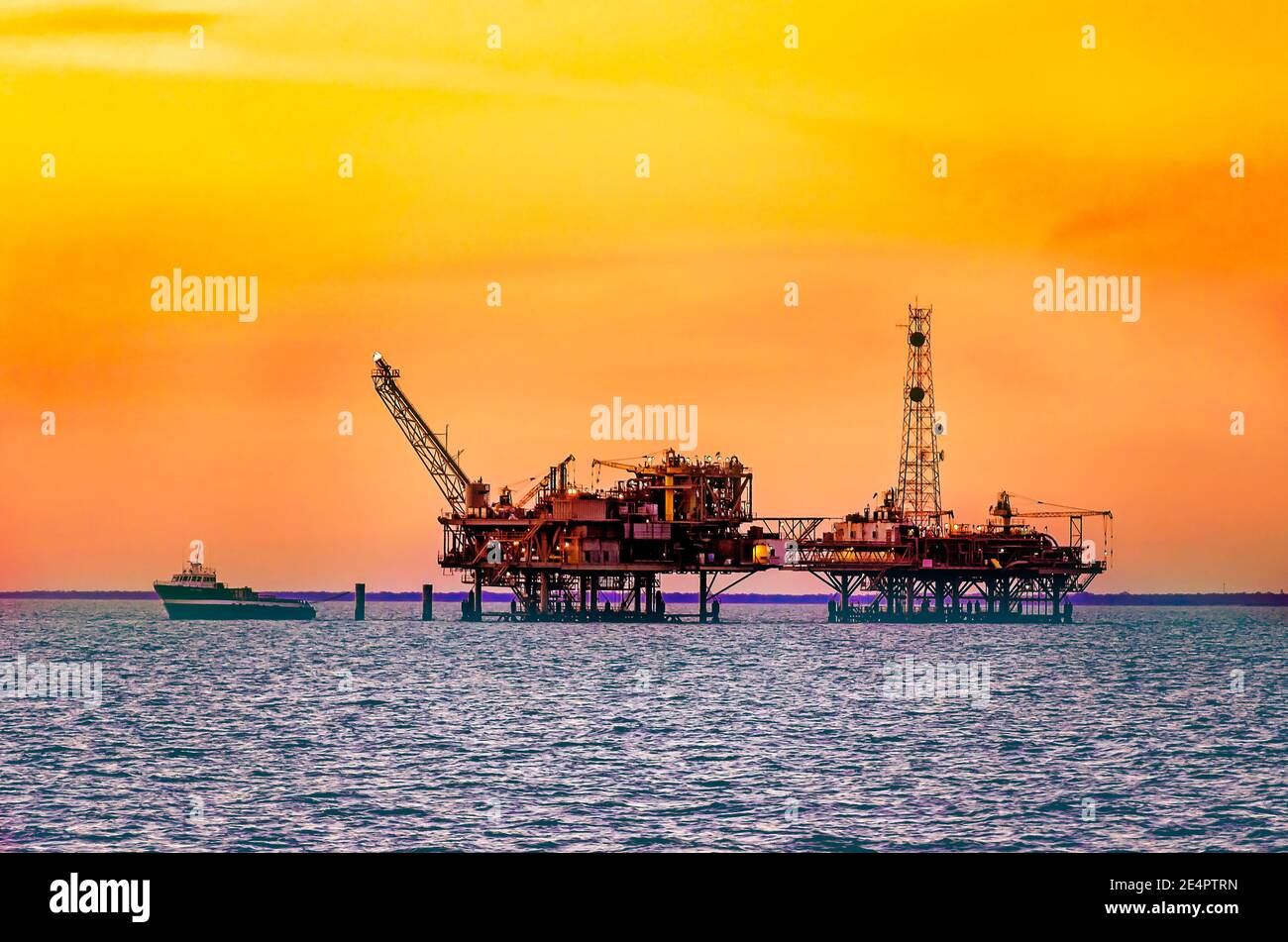 Offshore oil gas drill rig hi-res stock photography and images - Alamy