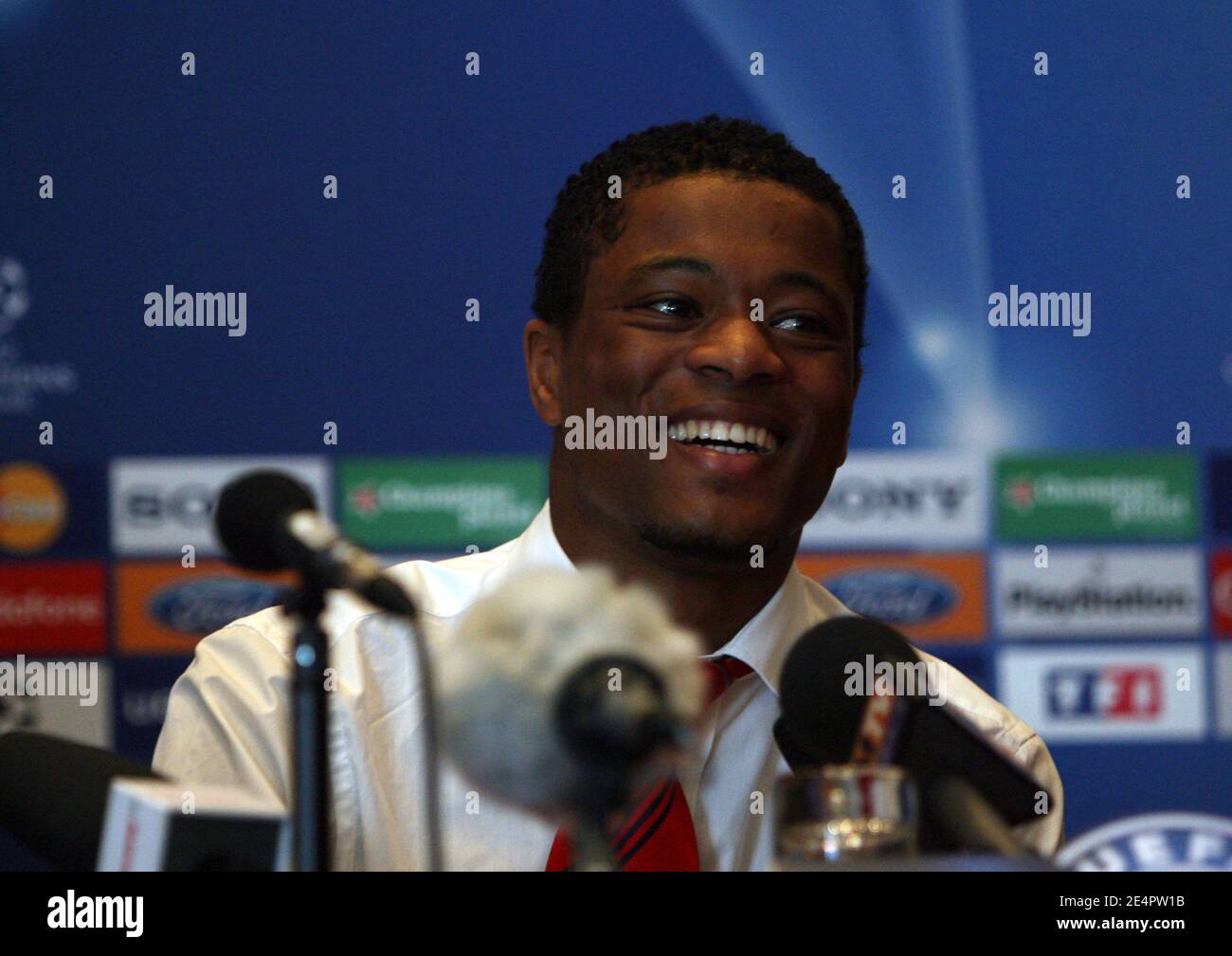 Manchester uniteds patrice evra hi-res stock photography and images - Alamy