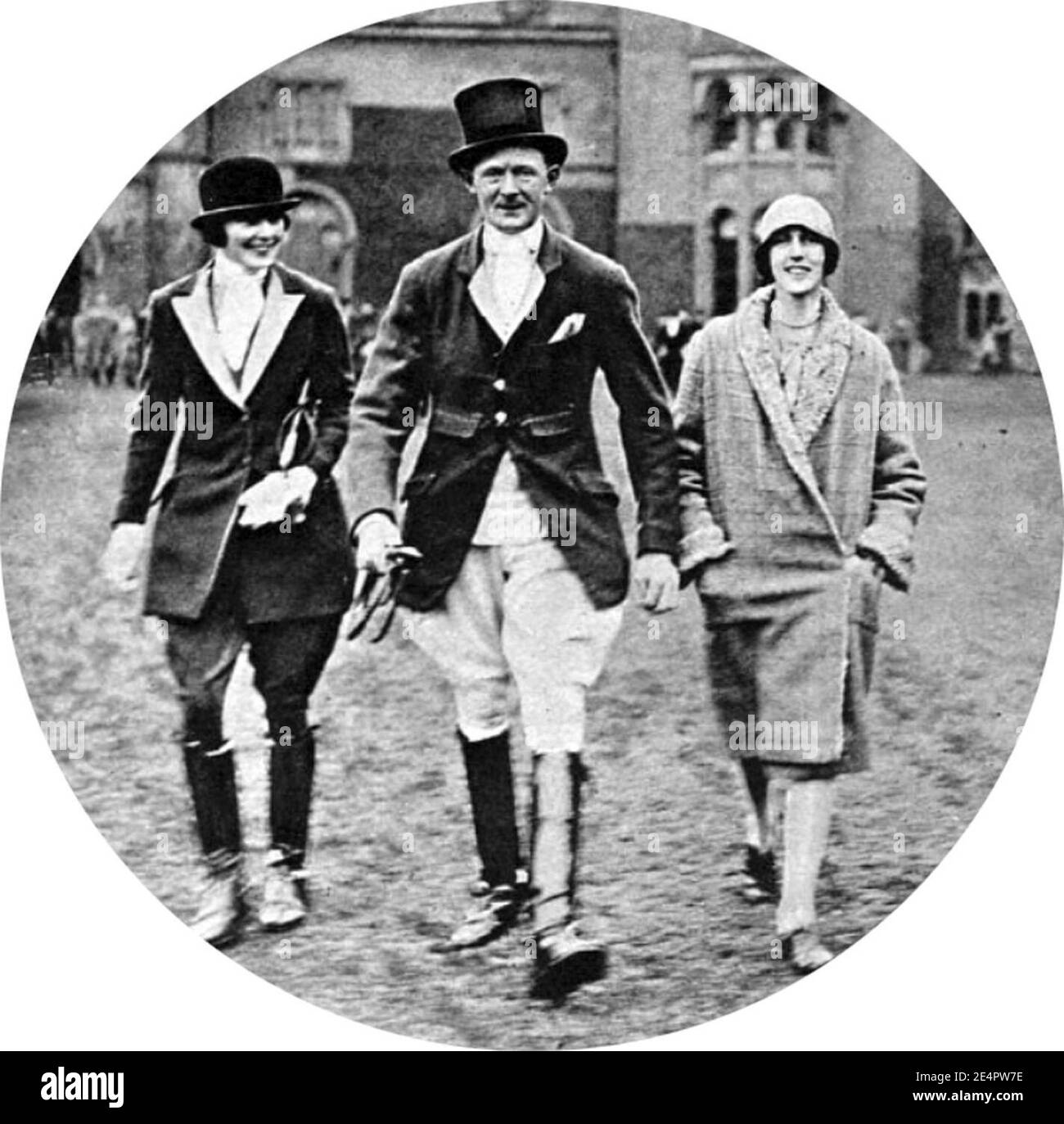 Meet of the Beaufort Hunt at Grittleton House 1929 Stock Photo - Alamy