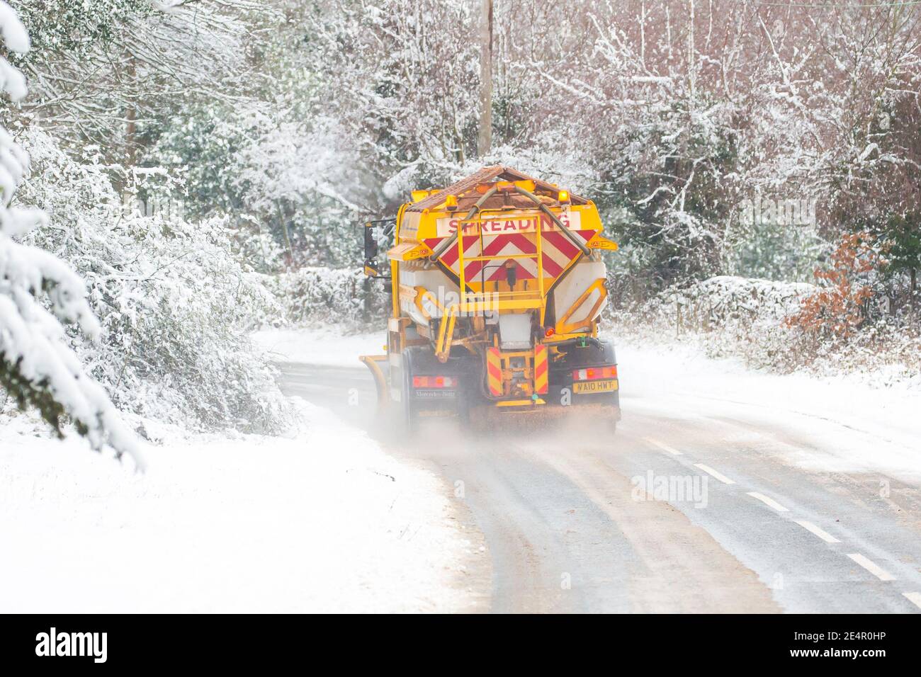 Weather gritters roads vehicles gritting grit hi-res stock photography ...