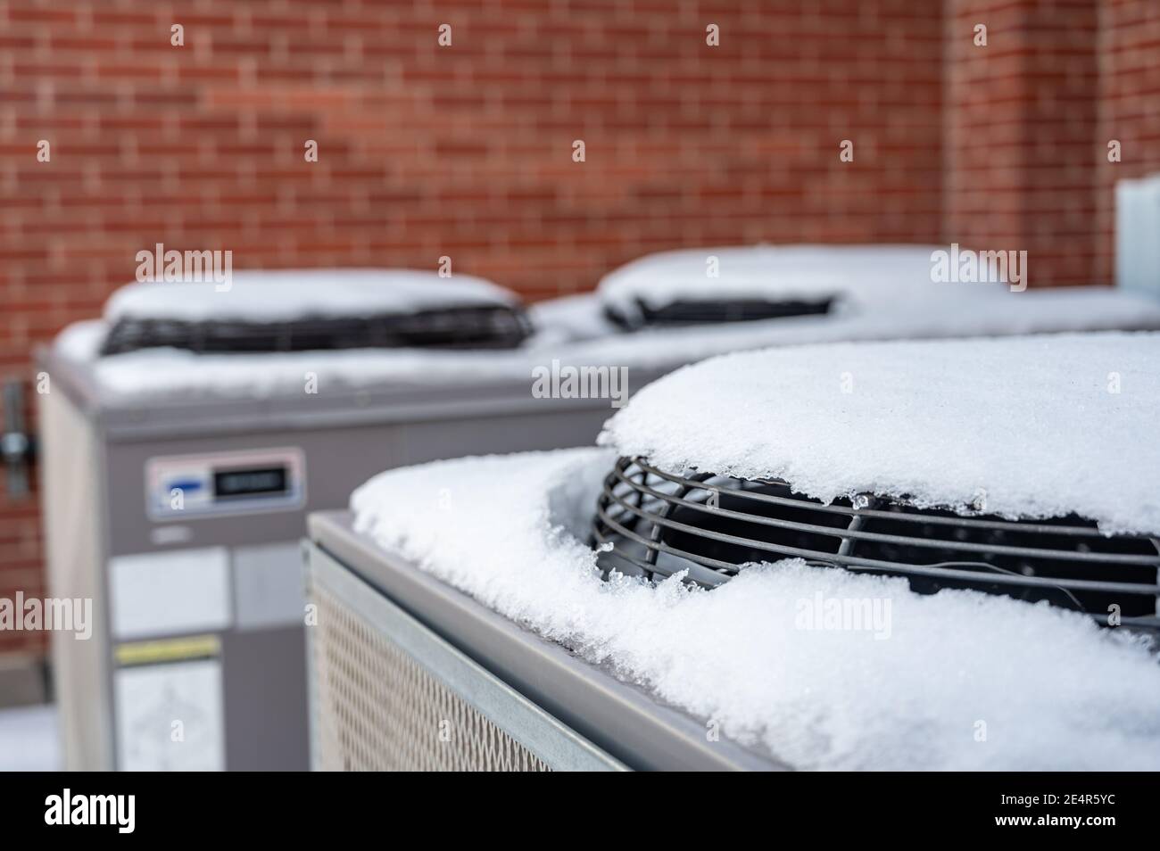 Outdoor ac units hi-res stock photography and images - Alamy