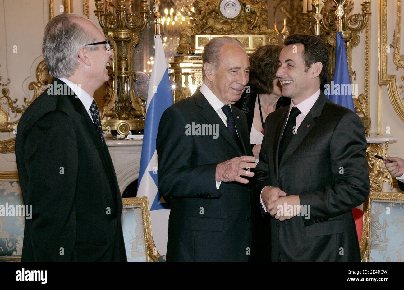 French President Nicolas Sarkozy meets Israeli President Shimon Peres ...