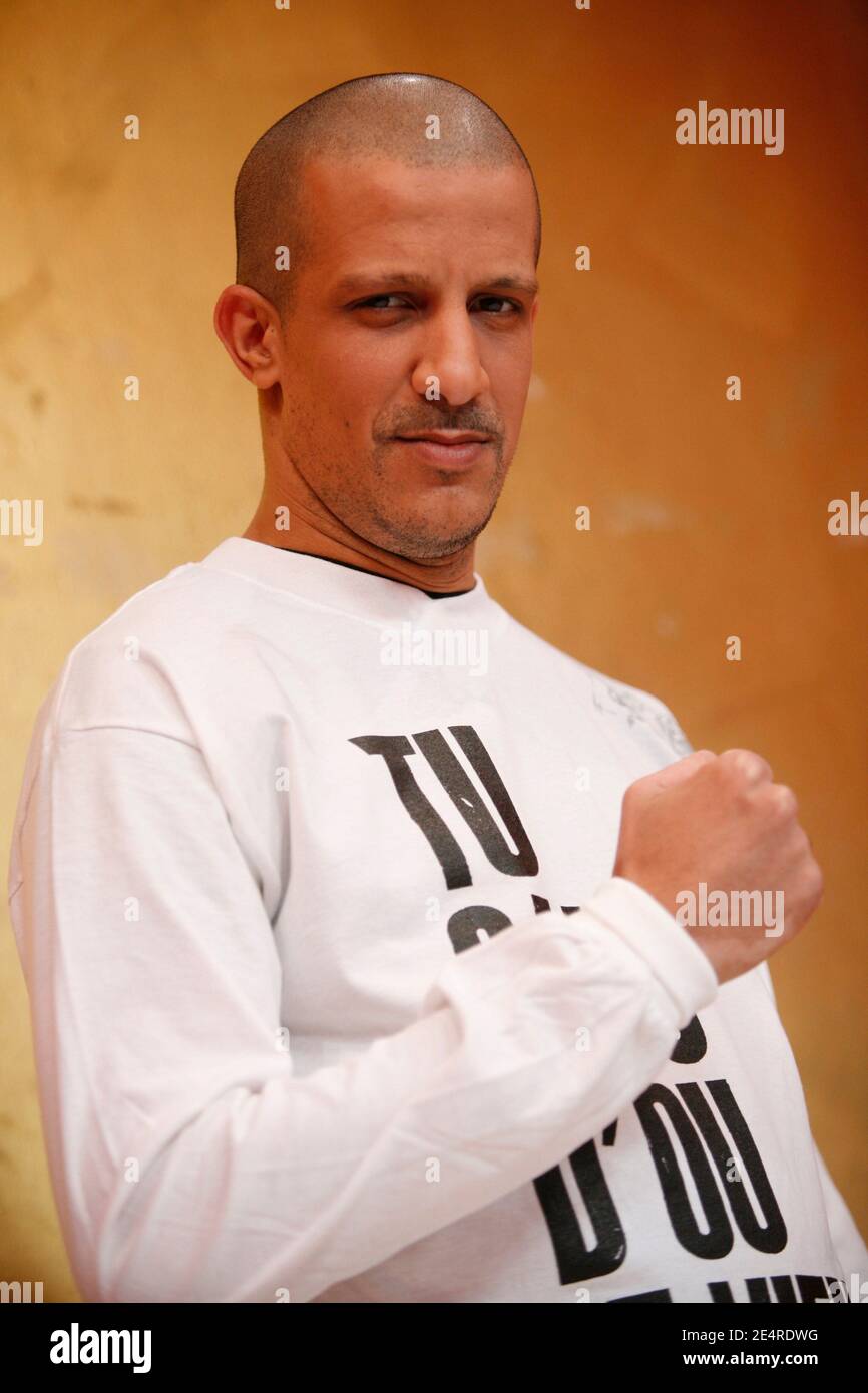 K taping hi-res stock photography and images - Alamy