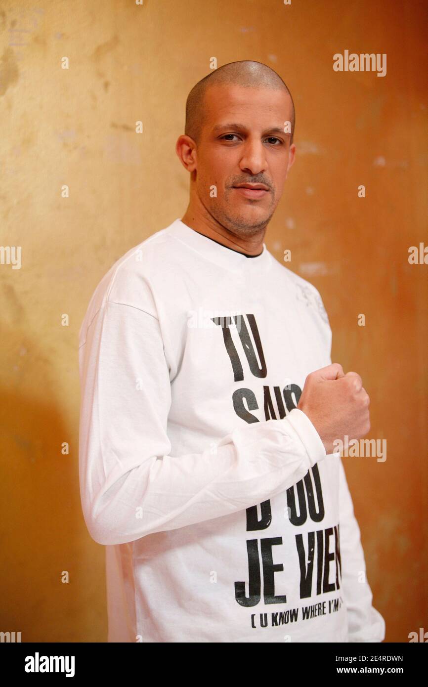 K taping hi-res stock photography and images - Alamy